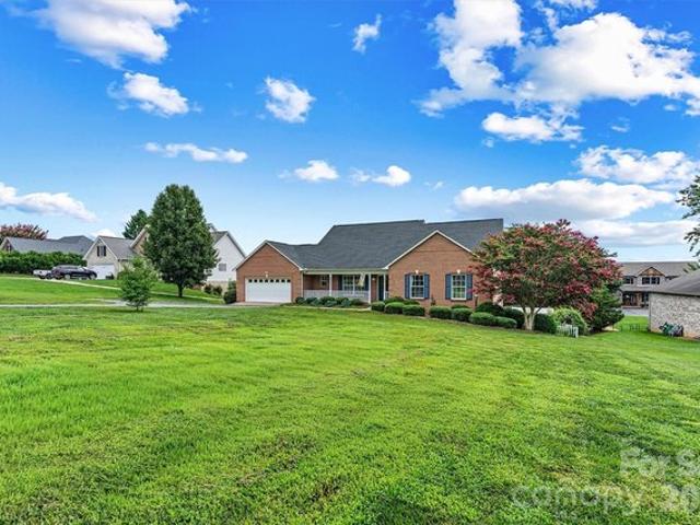 50 Sand Bar Dr, Taylorsville, NC 28681