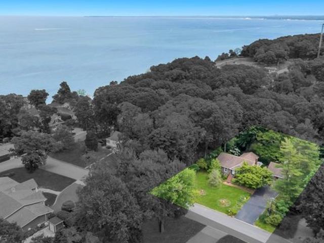 50 Soundview Dr, Northport, NY 11768
