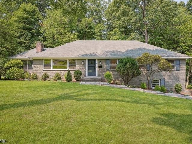 50 Stone Ridge Rd, New Providence, NJ 07901