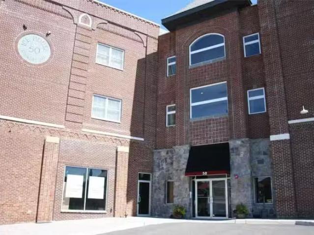 50 Stewart Avenue, 2B, Huntington, NY 11743