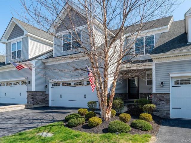 50 Stratford Ln, Wappingers Falls, NY 12590