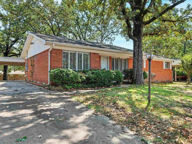 5104 N Cedar