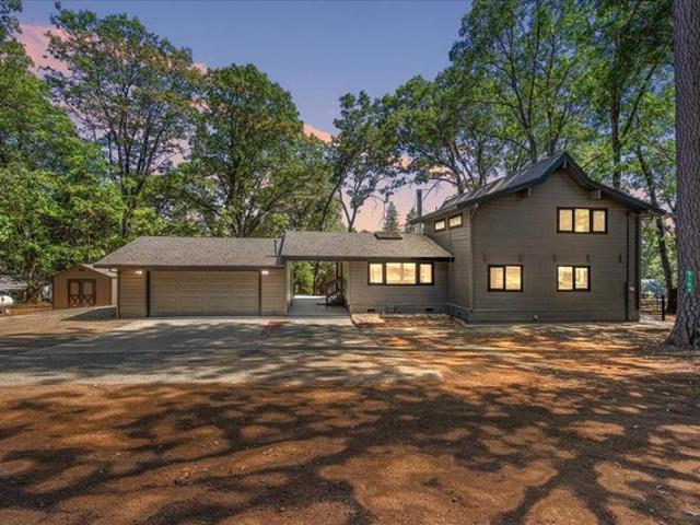 5104 Crestline Dr, Foresthill, CA 95631