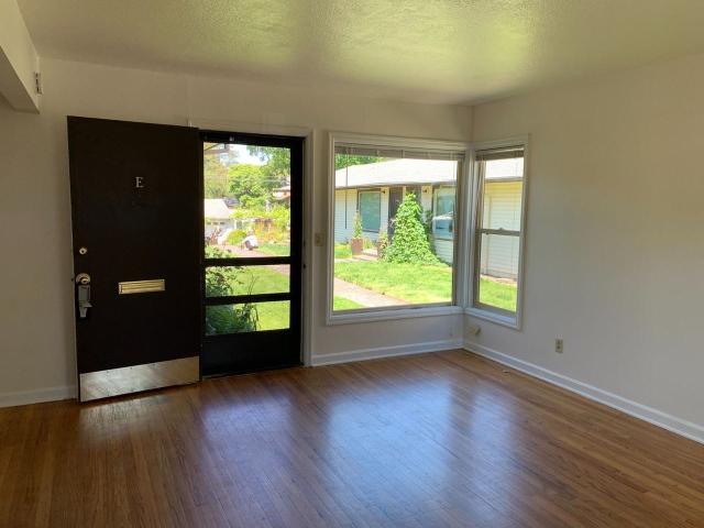 5104 Franklin Court Apartments 1 Bedroom Apartment for Rent at 5104 Se Clinton St, Portland, OR 97206 Richmond