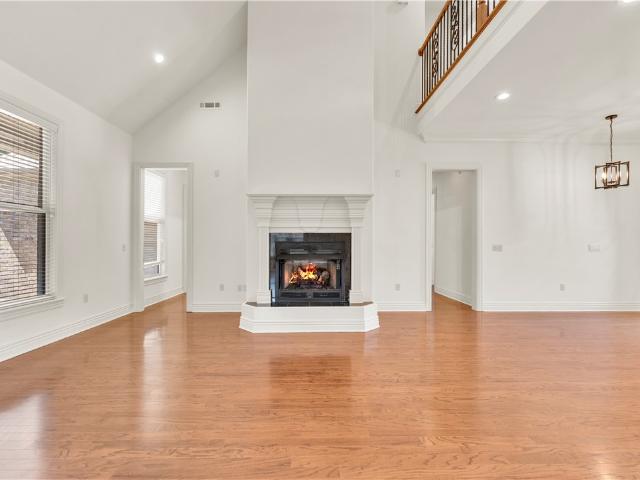 5104 S Sloan Circle
