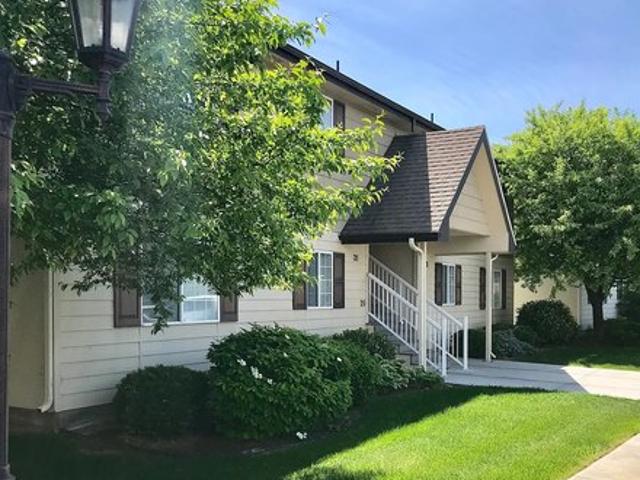 5104 W Nob Hill Blvd, Yakima, WA 98908