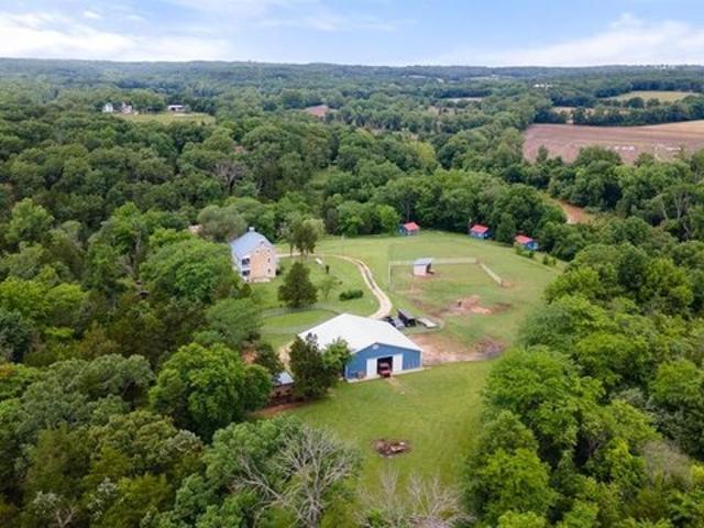 5106 Noser Mill Rd, Leslie, MO 63056