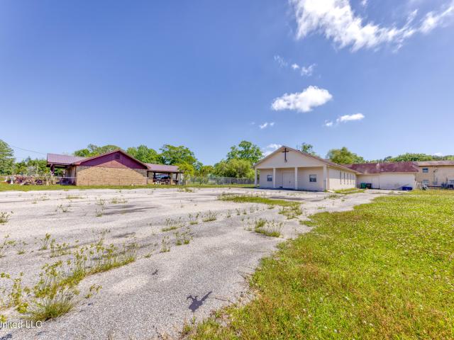 5106 Hubert St, Moss Point, MS 39563 | MLS #4112 | Compass