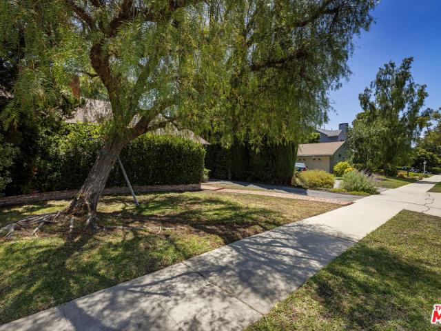 5106 Ranchito Avenue