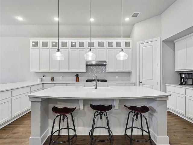 5106 Twin Oaks Court