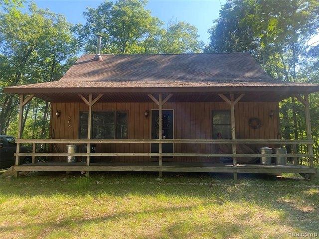 5107 Hunters Run Dr, Richfield Township, MI 48656