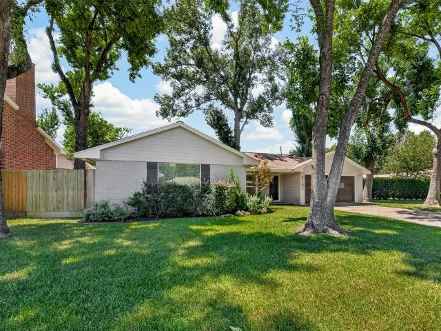 5107 Poinciana Drive