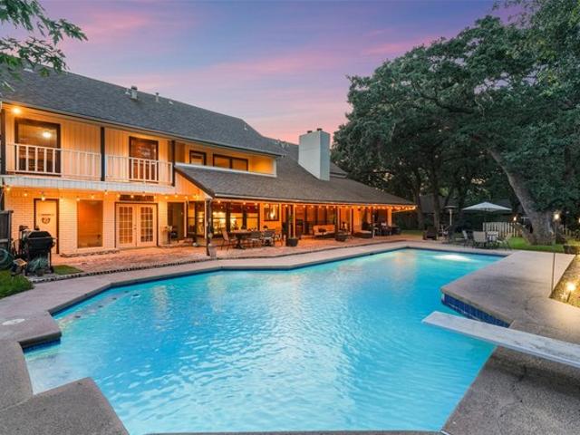 5107 Racquet Club Dr, Arlington, TX 76017