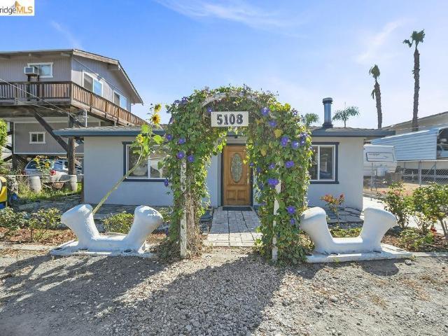 5108 Sandmound Blvd