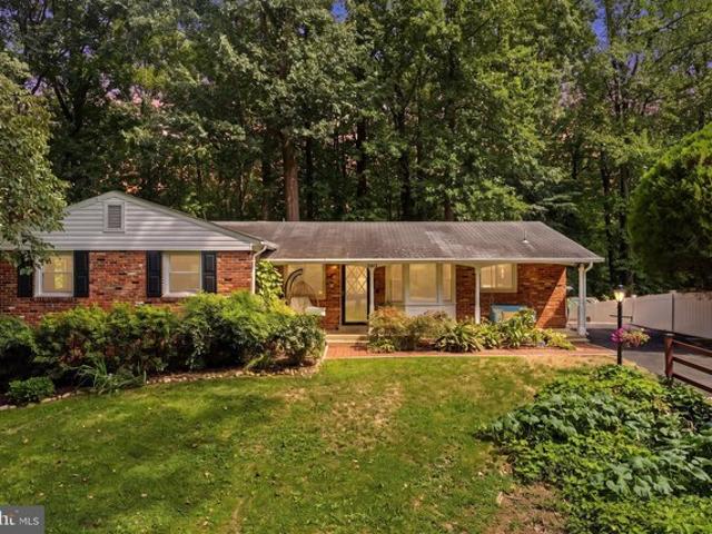 5109 Red Fox Dr, Annandale, VA 22003