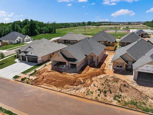 5109 Vine Cliff Rd, Mustang, OK 73064