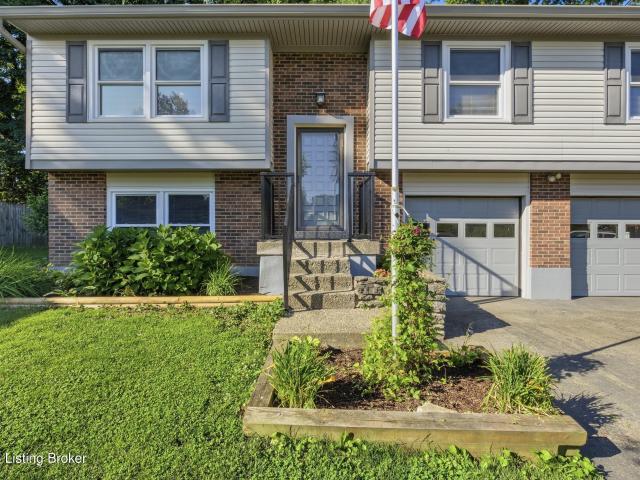 5109 Volney Ct