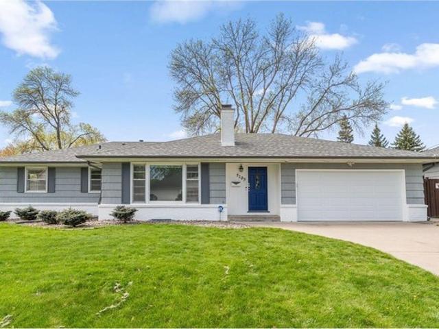 5109 W 58th St, Edina, MN 55436