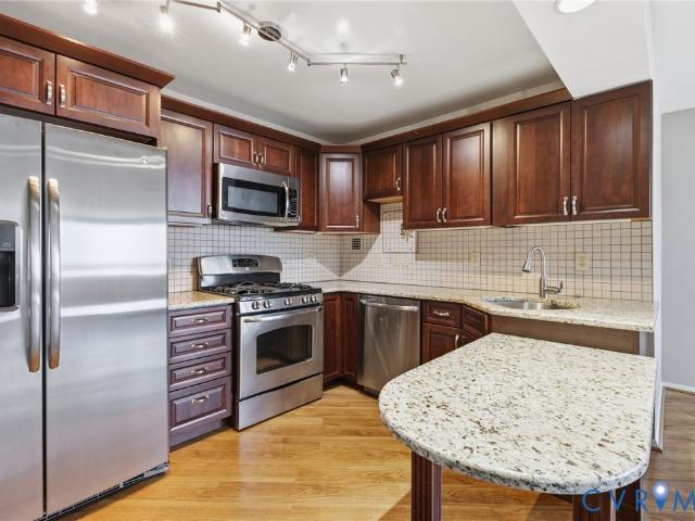 5100 Monument Avenue 601