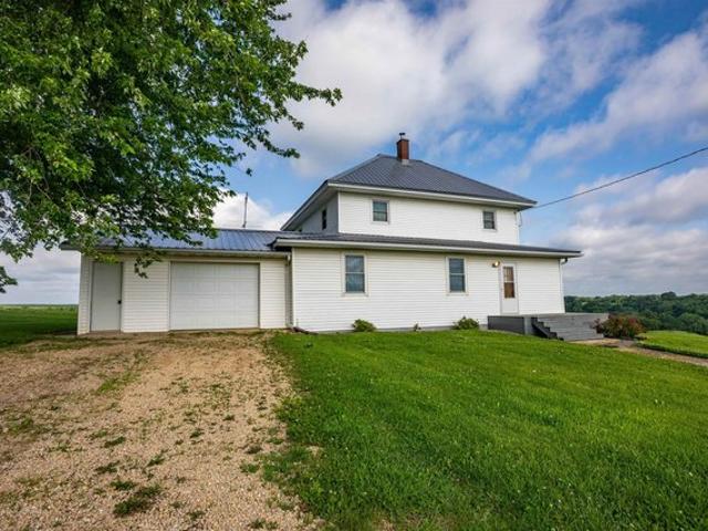 5100 Lagoon Rd, Highland, WI 53543