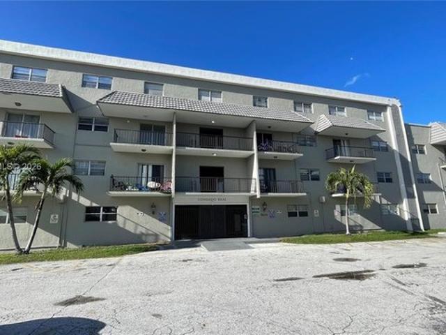 5100 SW 41st St Apt 226, Pembroke Park, FL 33023