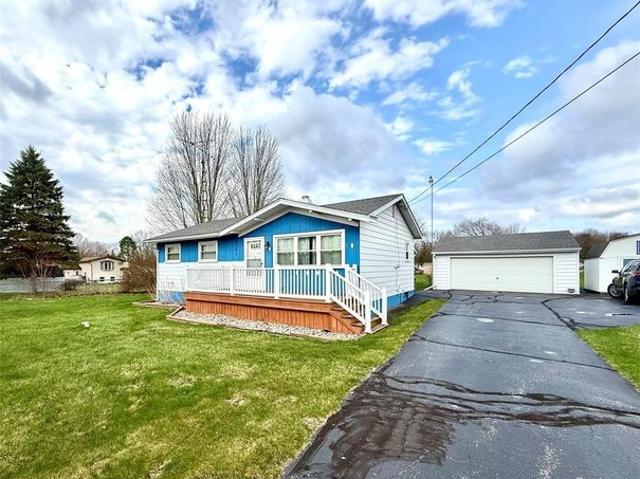 5101 Arbor Ln, Genesee, MI 48506