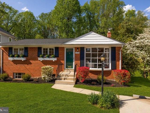 5101 Brentford Dr, North Bethesda, MD 20852