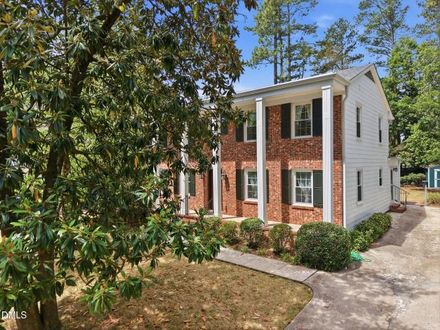 5101 Sandlewood Drive