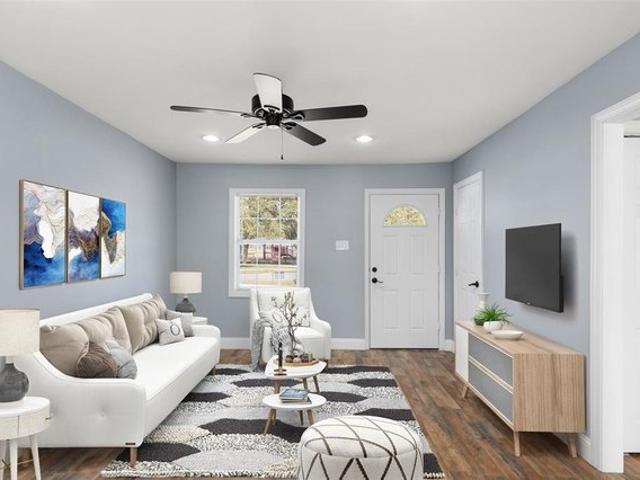 5102 Carmen St, Houston, TX 77033