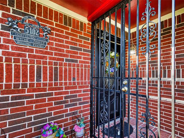 5102 Cortelyou Lane