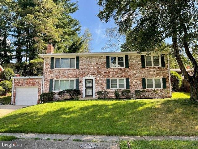 5103 Acorn Dr, Temple Hills, MD 20748