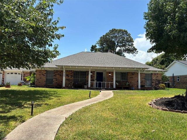 5103 Ashwood Dr, Baytown, TX 77521