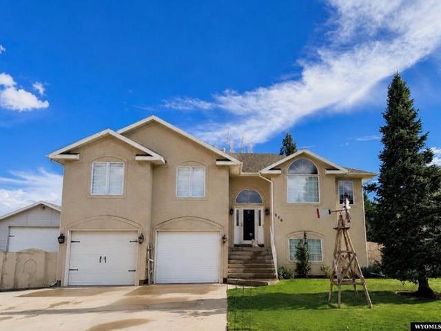 510 Cheyenne Dr, Rock Springs, WY 82901