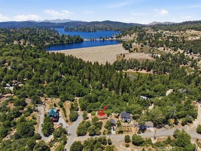 510 Acacia Rd, Cedar Glen, CA 92321