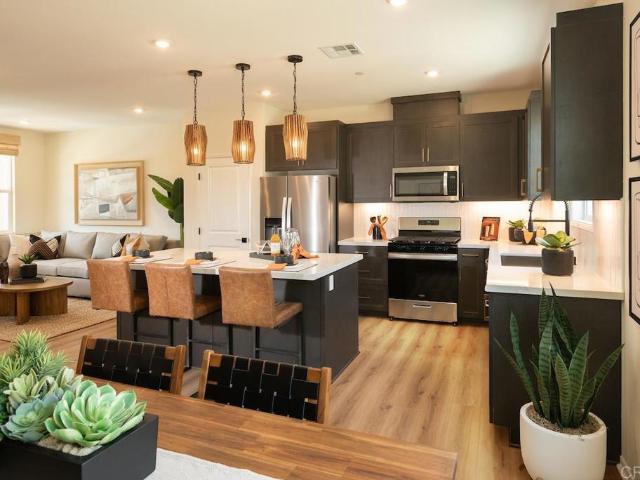 510 Avenida Centro, Unit 111, Chula Vista, CA 91910 | MLS #NDP2603 | Compass
