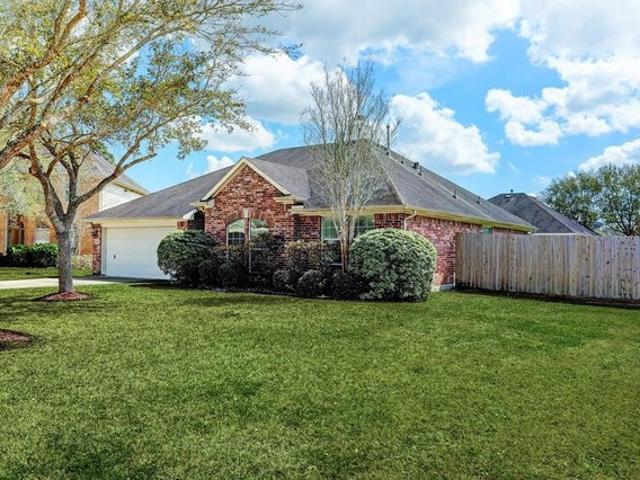 510 Brays Ct, Dickinson, TX 77539