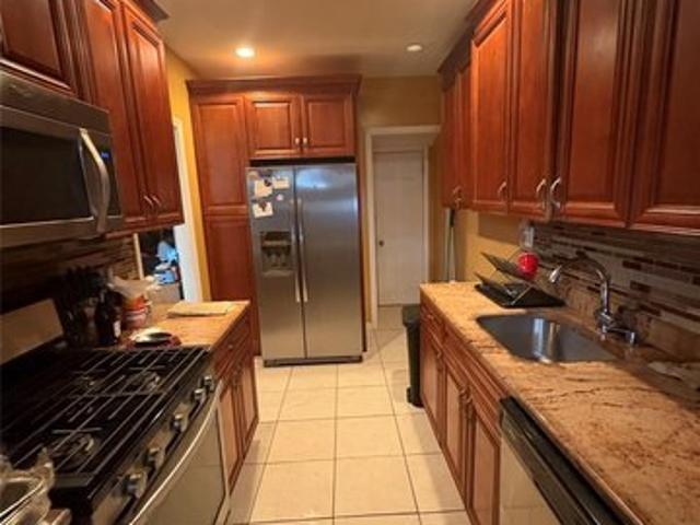 510 E 51st St, Brooklyn, NY 11203