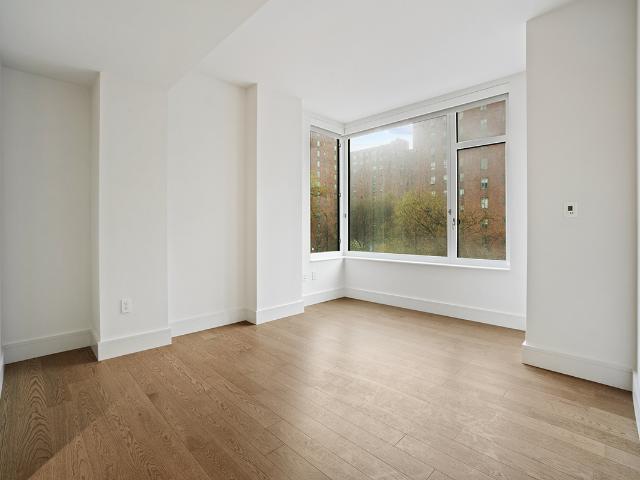 510 E 14th Street 512