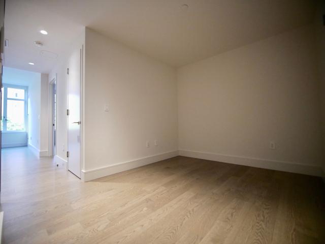 510 E 14th Street 211