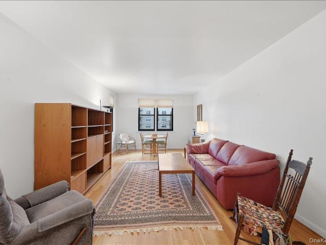 510 Kappock Street, Unit 3B