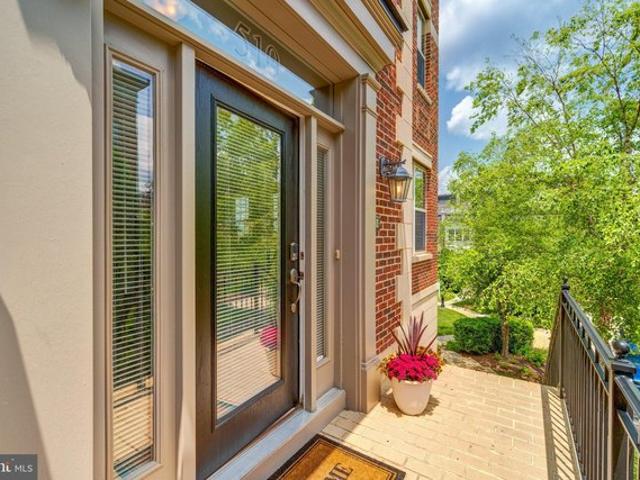 510 Overlook Park Dr Unit 32, Oxon Hill, MD 20745