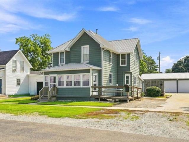 510 N Avenue C, Washington, IA 52353