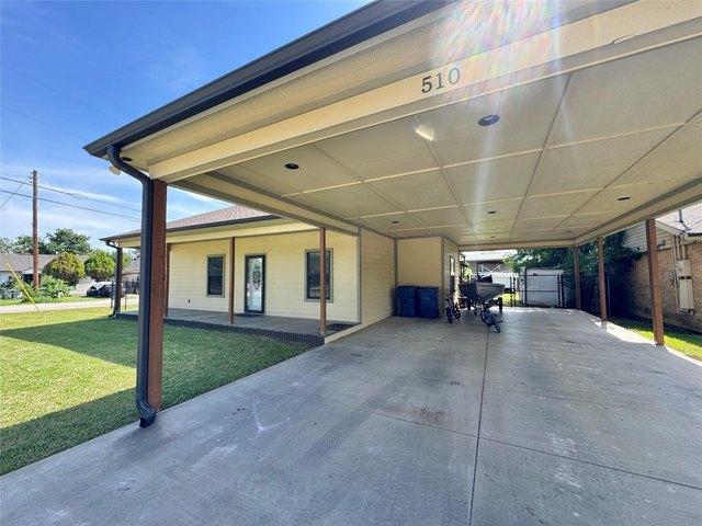 510 N Friou St, Alvarado, TX 76009