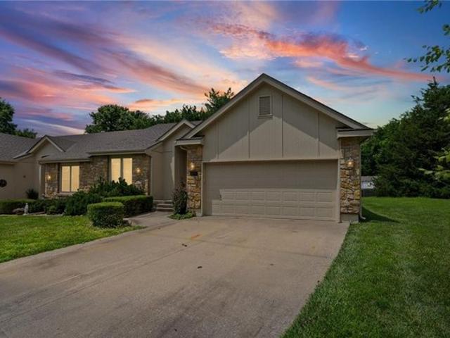 510 NW Ashurst Pl, Lee's Summit, MO 64081