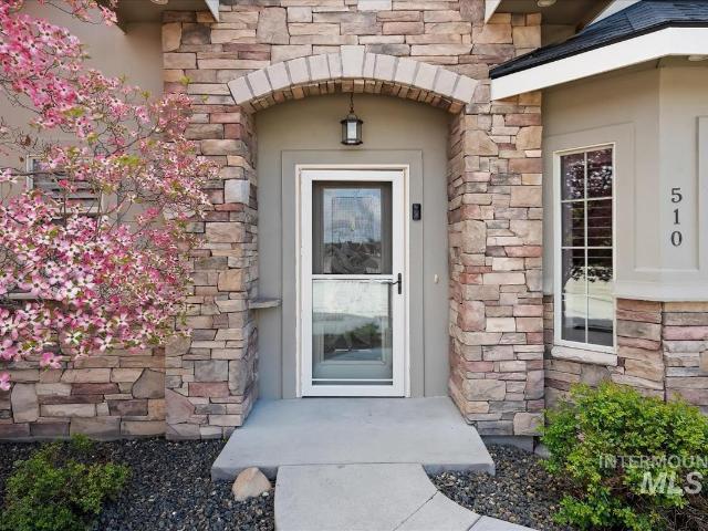 510 S Whisperwood Way, Boise, ID 83709 | MLS #98982 | Compass
