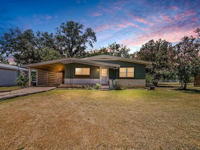 510 S Columbus St, Fredericksburg, TX 78624