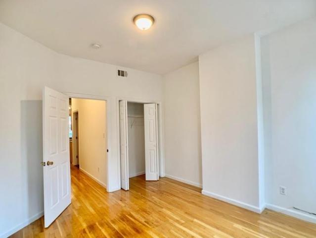 510 Pavonia Ave #1L Jersey City, NJ 07306