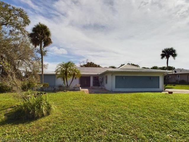 510 Robert Ave, Lehigh Acres, FL 33936
