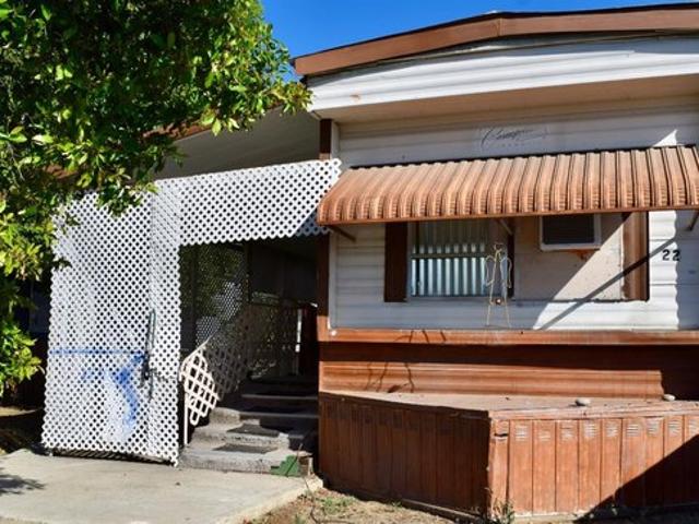 510 Roberts Ln Spc 22, Bakersfield, CA 93308