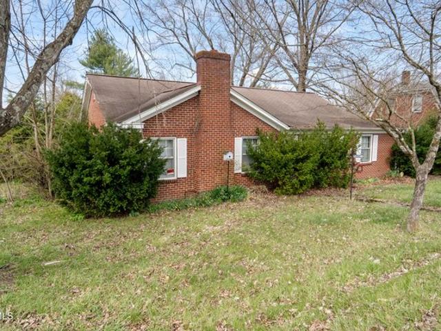 510 W Glade St, Glade Spring, VA 24340